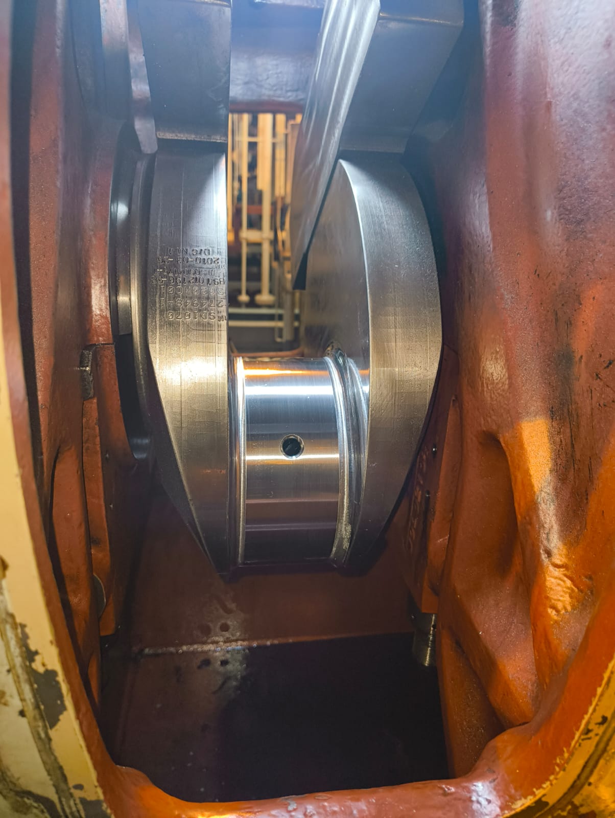 Repaired the Crankshaft of Himsen Hyundai 6H17/28 engine